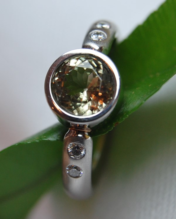 Ring, Platinum, 1.91 cts. Round Cut Zultanite® - Zultanite® Gems