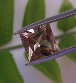 3.70 cts. Zultanite® Princess Cut 9mm - Zultanite® Gems