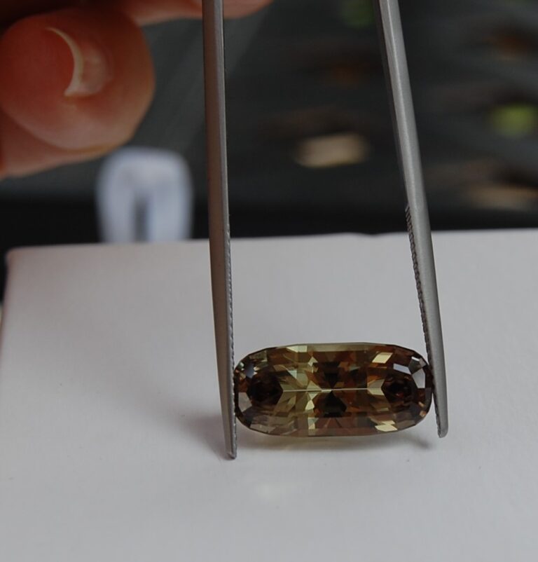 8.94 cts. Zultanite® Barion Oval by Stephen Kotlowski - Zultanite® Gems